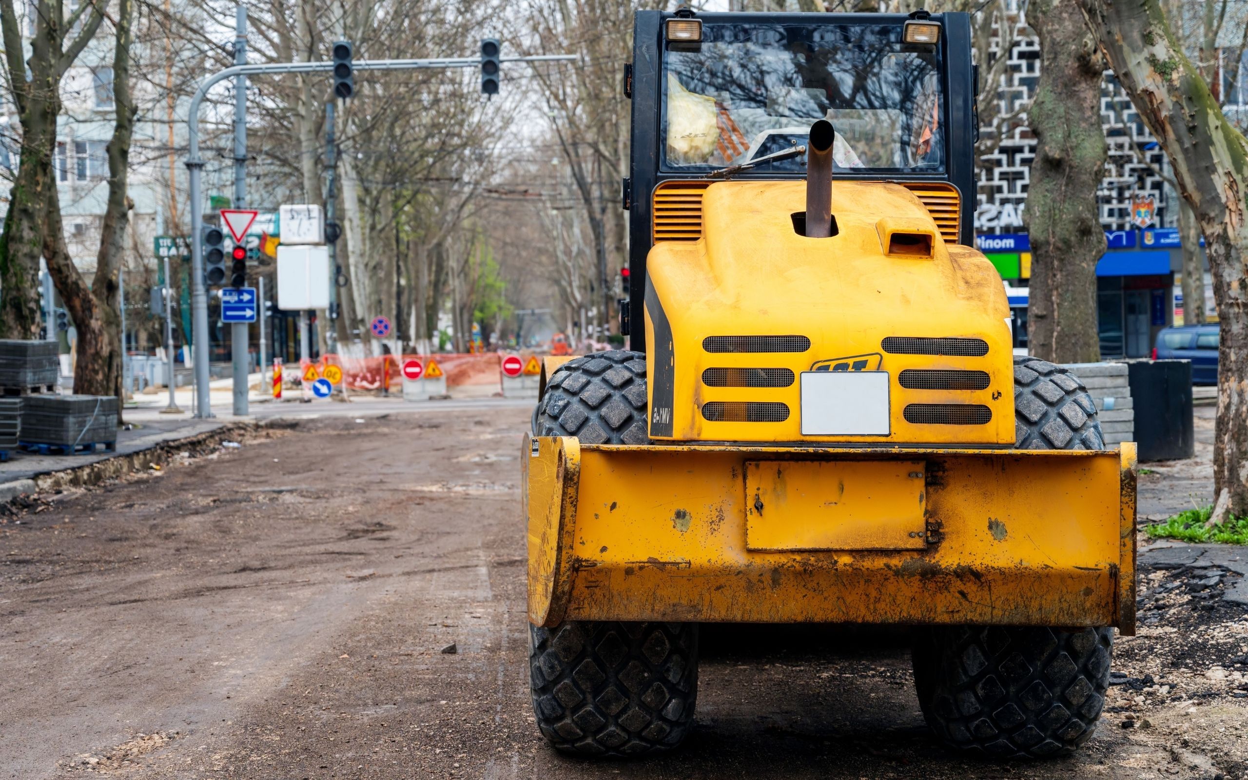 Big Load Equipment Rentals - Zero Turn Precision